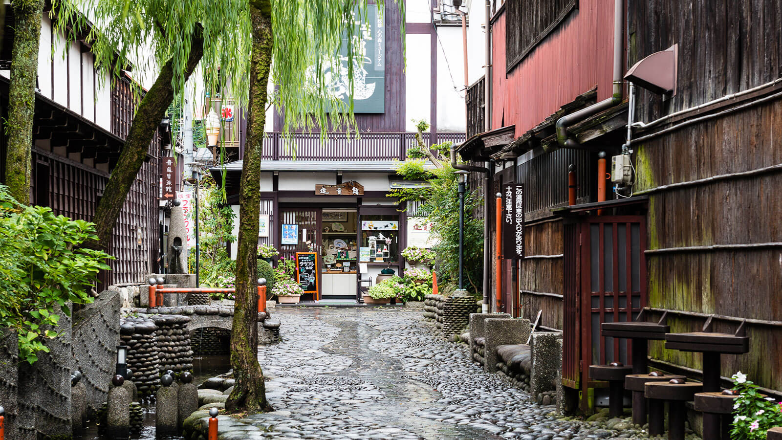 【Gujo Hachiman】A castle town known as the “Little Kyoto of Oku-Mino ...